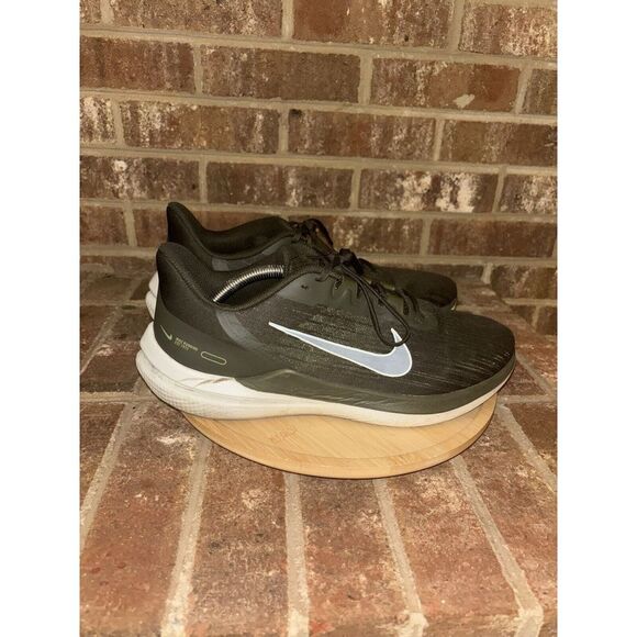 Nike | Shoes | Size1 Nike Air Winflo 9 Sequoia Cargo Khaki | Poshmark